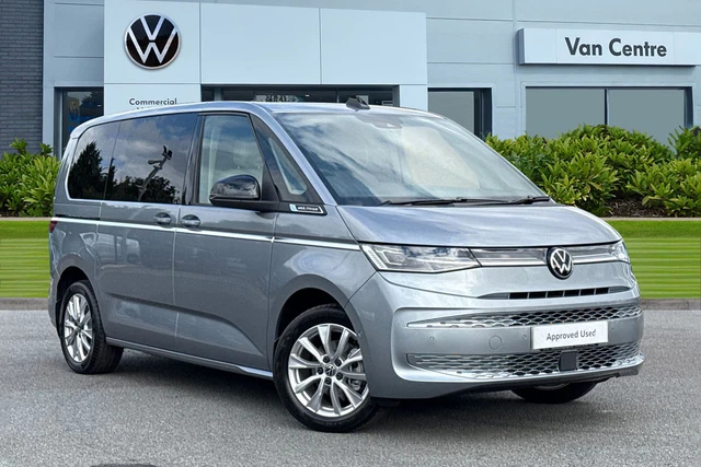 2025 VOLKSWAGEN MULTIVAN Multivan Style SWB 150 PS 2,0 TDi 7-Speed DSG ...