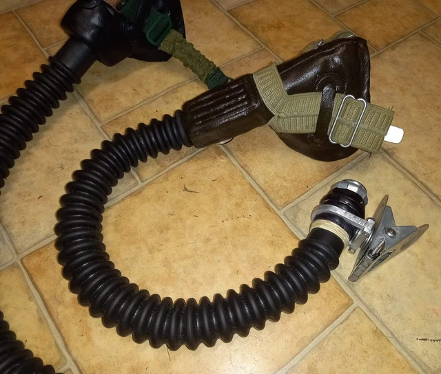 REPRO GERMAN WW2 Luftwaffe 10-69 Oxygen Mask And Clip Fighter Bomber ...