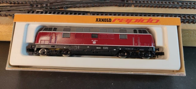 LOCOMOTIVE DIESEL V221 de la DB Arnold Echelle N Boite d’origine ...