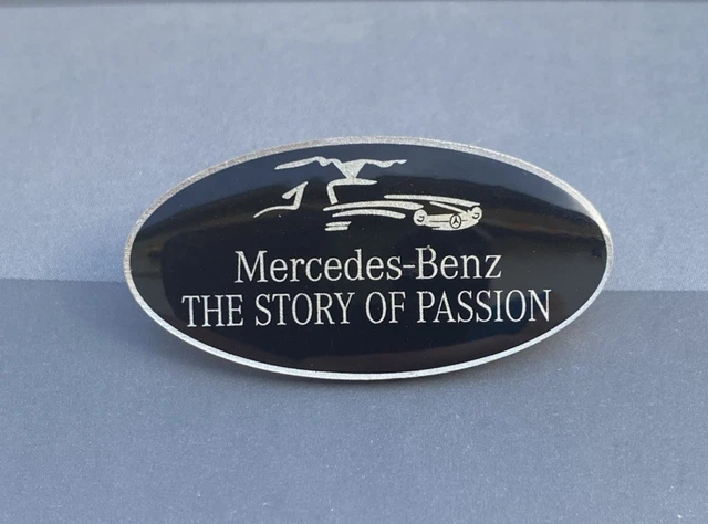 MERCEDES BENZ PIN Story Of Passion Anstecknadel Abzeichen 36x18mm EUR 9 ...