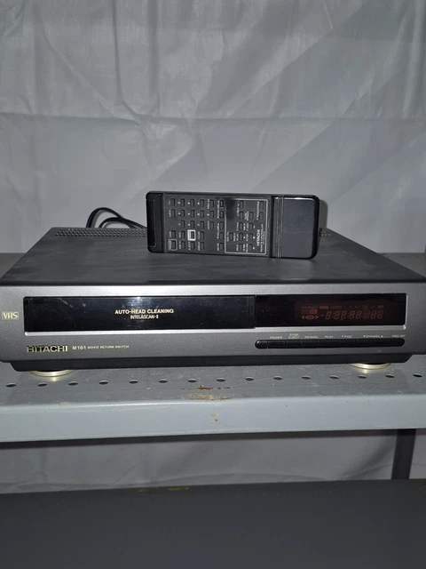 HITACHI VCR VHS Player Model # VT-M161A w/Remote & movie return switch ...