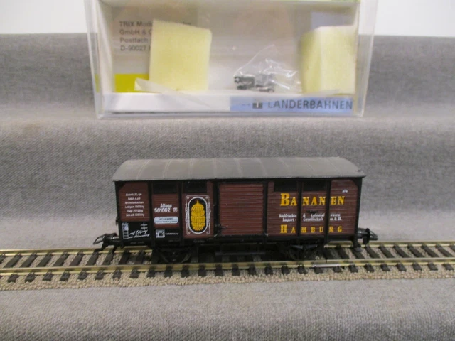 TRIX H0 23537 Gedeckter Güterwagen Bananenwagen in OVP EUR 33,39 ...