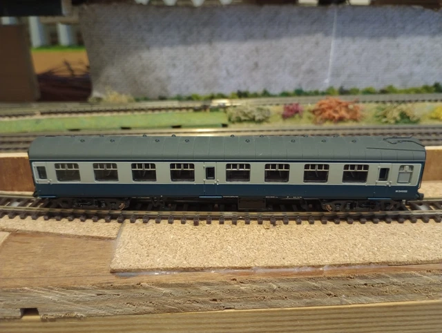 N-GAUGE GRAHAM FARISH Mk 1 blue / grey coaches BSK (374-188C) and CK ...