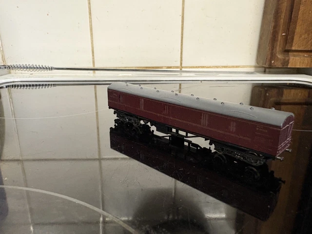 GRAHAM FARISH N gauge full Brake GUV M86105 Maroon LMS BR coach £16.13 ...
