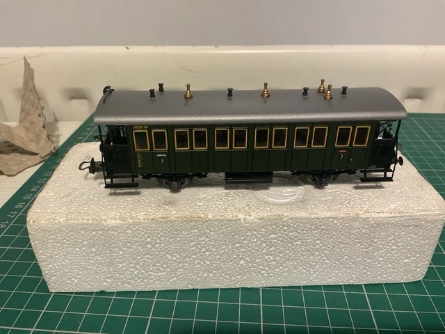 ROCO HO 44824 DB GREEN 3rd CLASS LOCAL PASSENGER COACH 09301 BOXED £10. ...