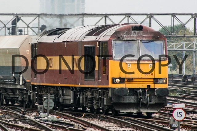 UK DIESEL TRAIN Railway Photograph Of Class 60 60051 Loco. Rm60-270 £1. ...