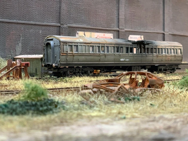 OO GAUGE COACH fire-damaged Maunsell Coach. Ref C4 £34.99 - PicClick UK