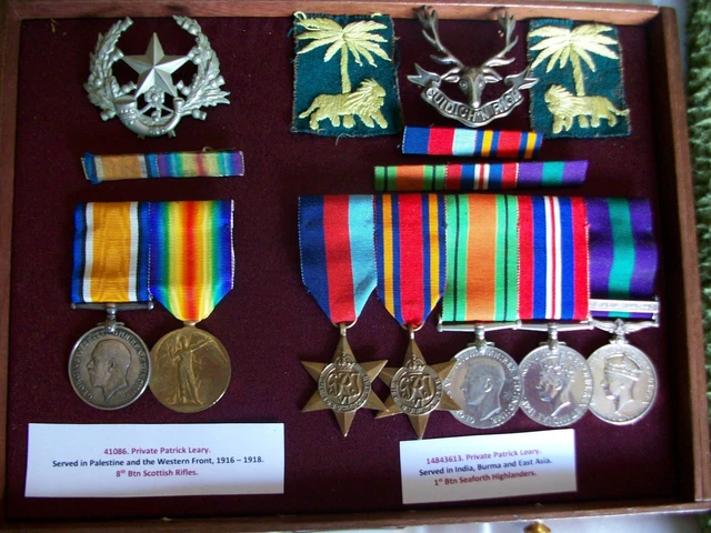 WW1 AND WW2 Family Medals Scottish Rifles & Seaforth Highlanders EUR ...