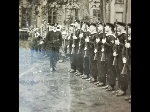 FOTO 1942 KRIEGSMARINE Dienststelle Calais Offizier Marinesoldaten ...