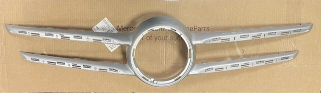 GENUINE MERCEDES BENZ W447 Front Radiator Grille Frame (A44788800519775 ...