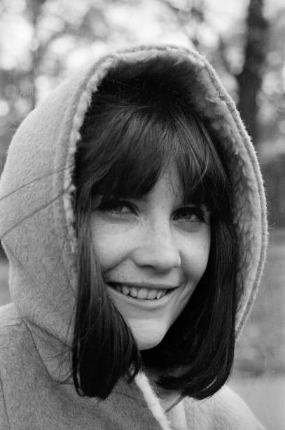 1964 BRITISH POP Singer Sandie Shaw Old Photo $9.00 - PicClick AU