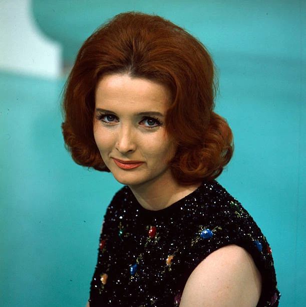 ENGLISH ACTRESS AND Singer Millicent Martin Posed On The Set O 1960s ...