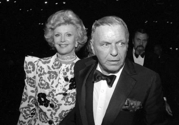 FRANK SINATRA WITH Barbara Sinatra Circa 1980's Celebrity Historic Old ...