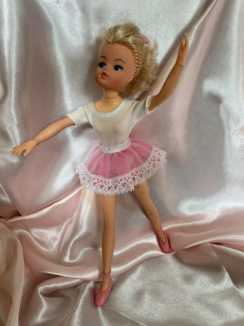 Lovely Vintage 70s Blonde Sindy Doll Active Ballerina 033055x Ballet