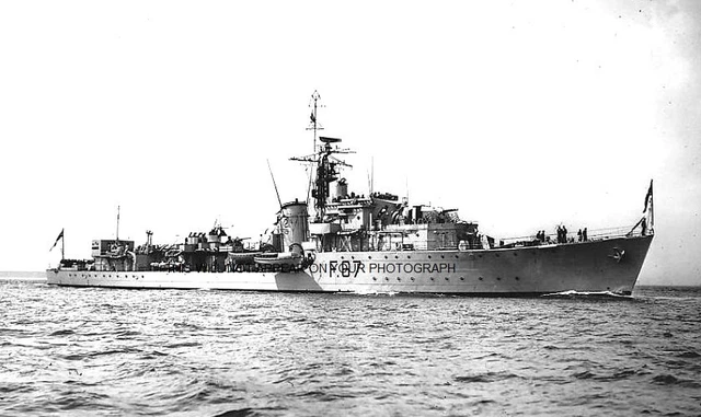 ROYAL NAVY TYPE 16 Anti-Submarine Frigate Hms Tyrian £1.99 - PicClick UK