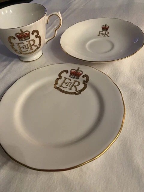 QUEEN ELIZABETH II Silver Jubilee tea set, 1977. Queen Anne Nine China ...