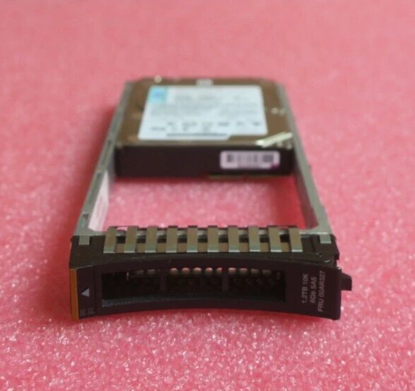 IBM STORWIZE V7000 Gen2 G2 1,2 TB 10K SAS 6G 2076-AHF3 2,5" disco ...