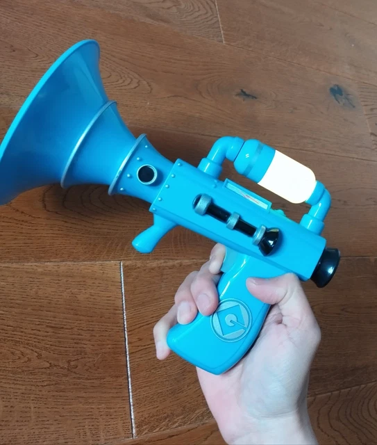 MINIONS FART GUN Blaster Megaphone Despicable Me Lights & Sounds ...