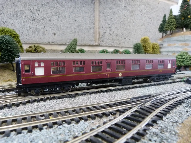 HORNBY HOGWARTS RAILWAY coach for harry potter OO gauge model train set ...