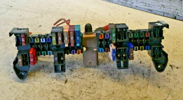 MERCEDES VITO BATTERY Terminal Fuse Box A6395400150 W639 Vito 2.2 CDi ...