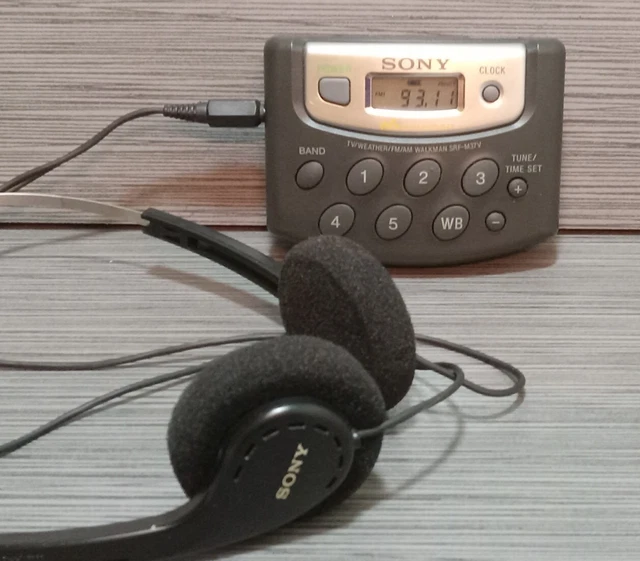 VINTAGE SONY WALKMAN SRF-M37V AM/FM Weather Radio w/ Sony MDR-006 ...