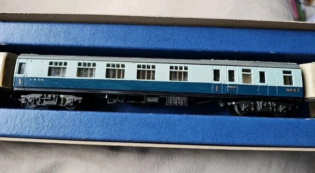 TRIX RAILWAYS LNER 1st/Guard COACH - 6847 - BLUE - OO GAUGE £7.04 ...