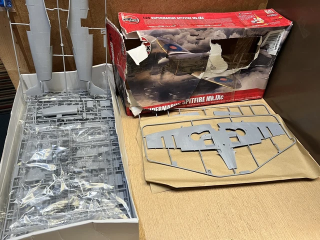 AIRFIX SUPERMARINE SPITFIRE Mk.IXc Plastic Aeroplane Kit. 1.24 Scale ...