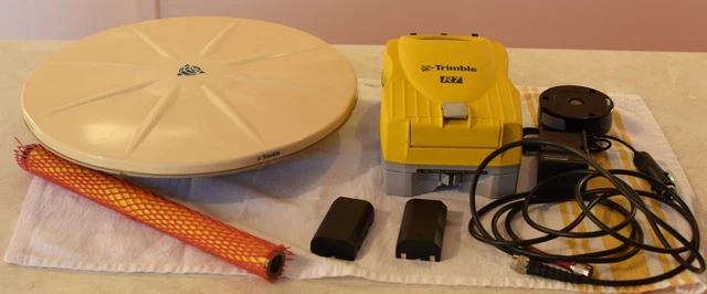 TRIMBLE GPS RECEIVER Model R7 with Zephyr Antenna plus accessories and ...