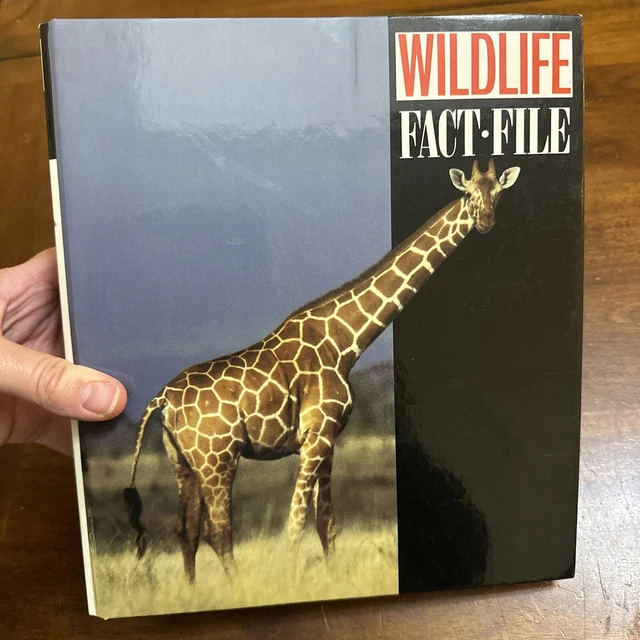 WILDLIFE FACT FILE Binder with 80+ Cards Groups 1-11 Vintage 90s ...
