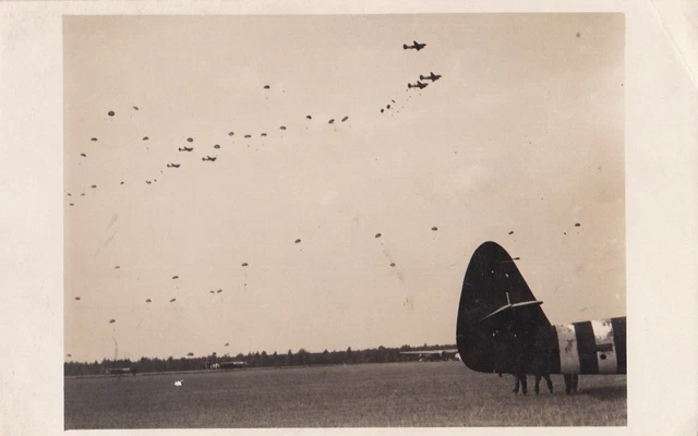 ORIGINAL WW2 BATTLE of Arnhem British Airborne Parachute Troops Drop ...