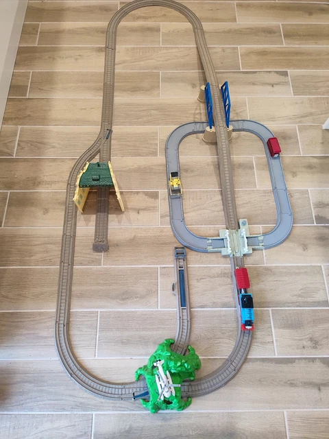 THOMAS TRACKMASTER ROAD And Rail Set Motorised Bertie, £19.99 - PicClick UK