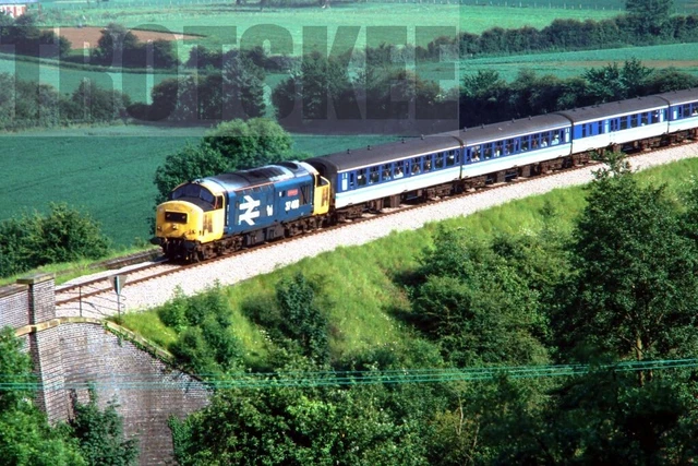 35MM SLIDE BR British Railways Diesel Loco Class 37 37408 Dinmore 1993 ...