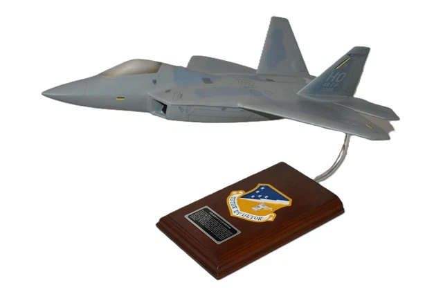 USAF LOCKHEED MARTIN F-22 Raptor Holloman AFB Desk Top Model 1/40 SC ...