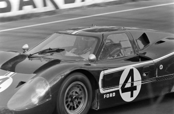 LLOYD RUBY & Denny Hulme Ford GT40 Mk4 Le Mans 1967 Motor Racing Old ...