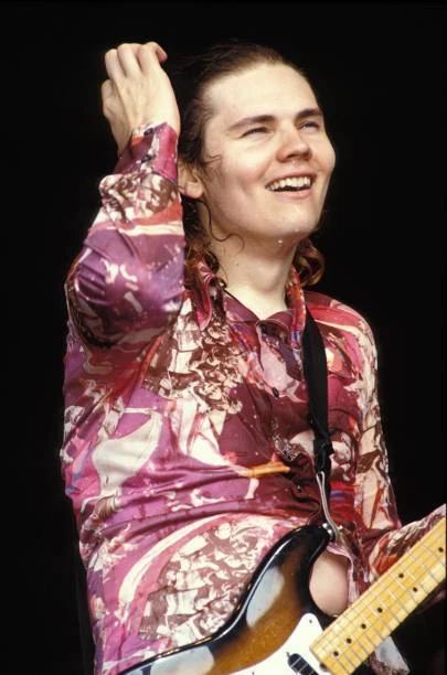 SMASHING PUMPKINS BAND Singer Performing Smashing Pumpkins Old Music ...