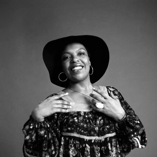 THE 17TH ANNUAL Grammy Awards With Roberta Flack 1975 Old Tv Photo 3 ...