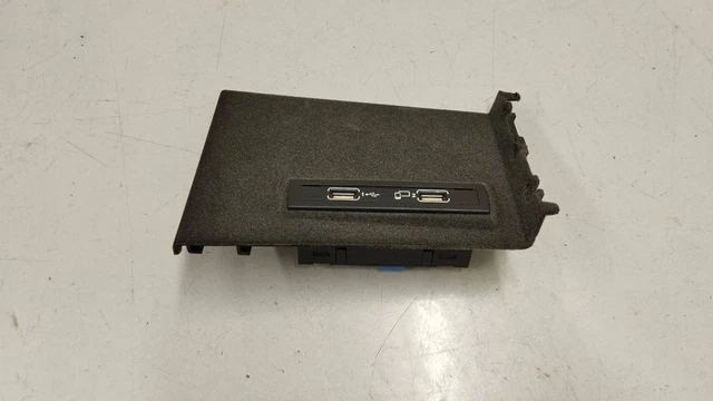 MERCEDES-BENZ GLE (W166 - C292) 2016 USB-Anschluss A1728202000 GRB16687 ...