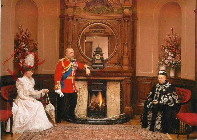 CARTE POSTALE>>MADAME TUSSAUD, reine Victoria, prince et princesse de ...