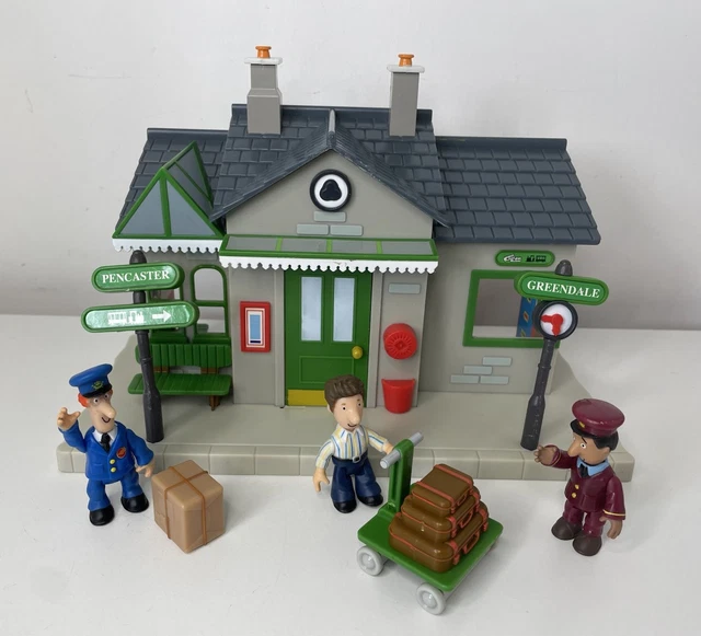 POSTMAN PAT GREENDALE Train Station Playset With Figures £24.95 ...