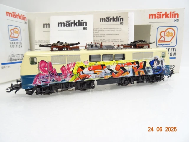 MÄRKLIN H0 83342 E-Lok BR 111 018-8 Graffiti Edition der DB in OVP ...