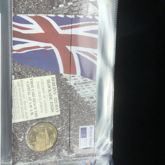 1999 QEII BERLIN Airlift Royal Mint Medallion /Coin PNC Cover BUNC £2. ...