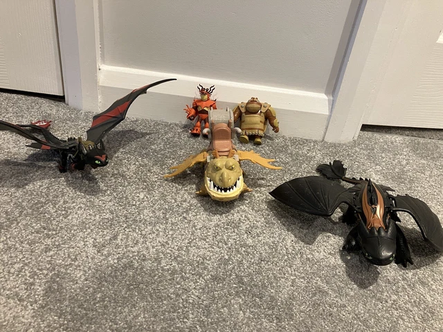 DREAMWORKS HOW TO train your dragon bundle - 3 dragons, 2 figures. £15. ...