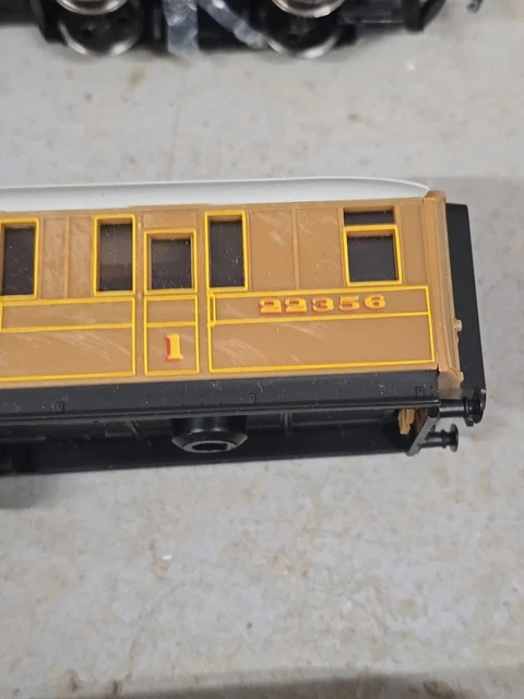 HORNBY TRAIN LNER Coaches Spares Or Repairs £3.00 - PicClick UK