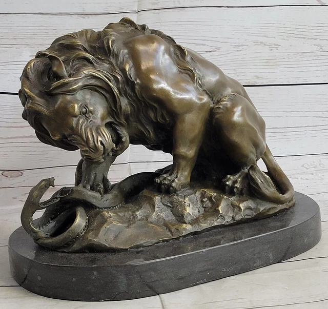 LION VS.SERPENT SUPERBE Véritable Bronze Statue Sculpture Marbre Base ...