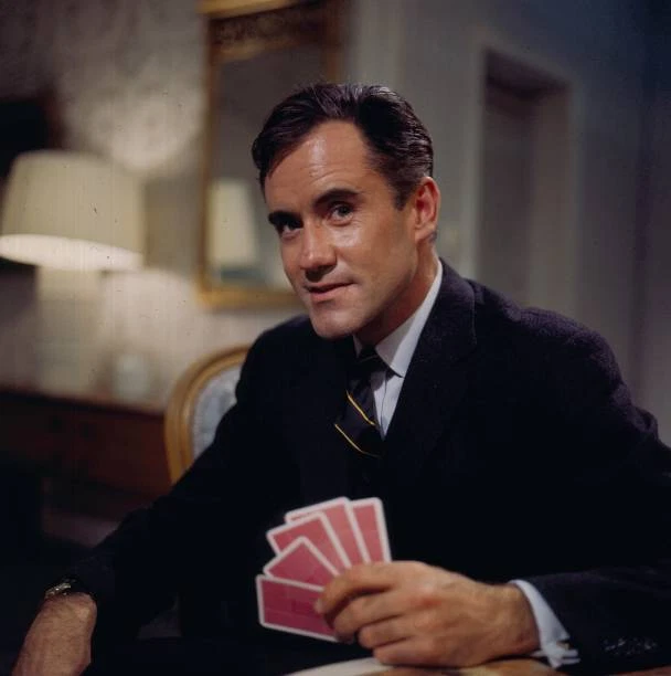 SCOTTISH ACTOR IAN Bannen Holding Playing Cards In A Scene Fr 1960s Old ...