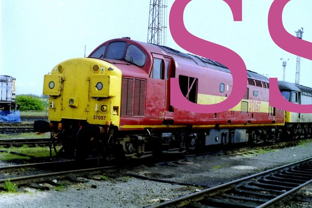 UK RAILWAYS 35MM COLOUR NEGATIVE: 37057 at IMMINGHAM DEPOT 2-5-1999 £2. ...