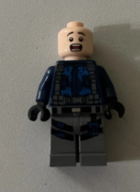LEGO JURASSIC WORLD ACU Trooper Scared Face JW001 Figurine Minifigure ...