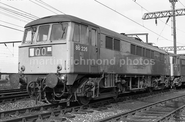 CREWE CLASS 86 86226 29.9.79 Railway Negative RN321 £2.99 - PicClick UK