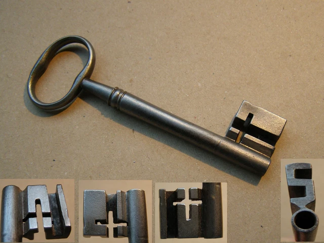 ANCIENNE CLE DE Serrure Old Key Schlussel Chiava Château Clef En Fer ...