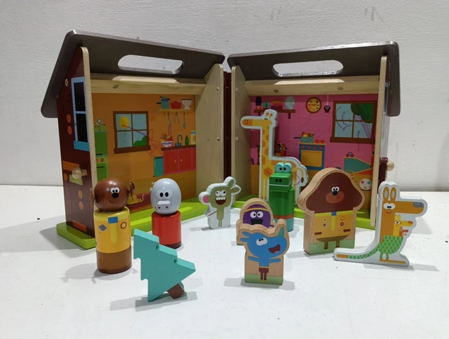 CBEEBIES HEY DUGGEE Wooden House Clubhouse Kids Toy Carry Along House ...